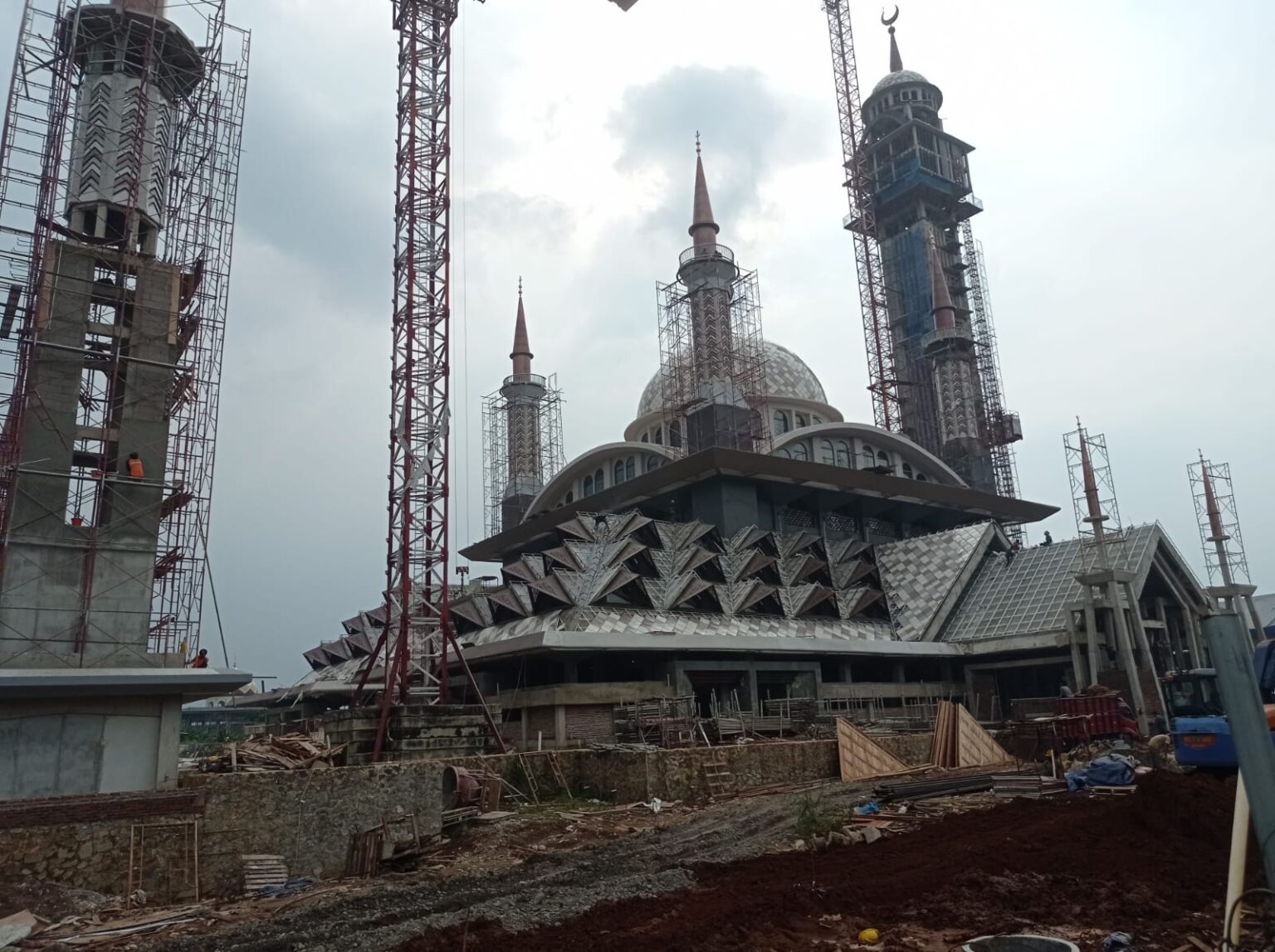 siber24jam.com Cibinong, Kabupaten Bogor Masjid Megah Nurul Wathon yang ...